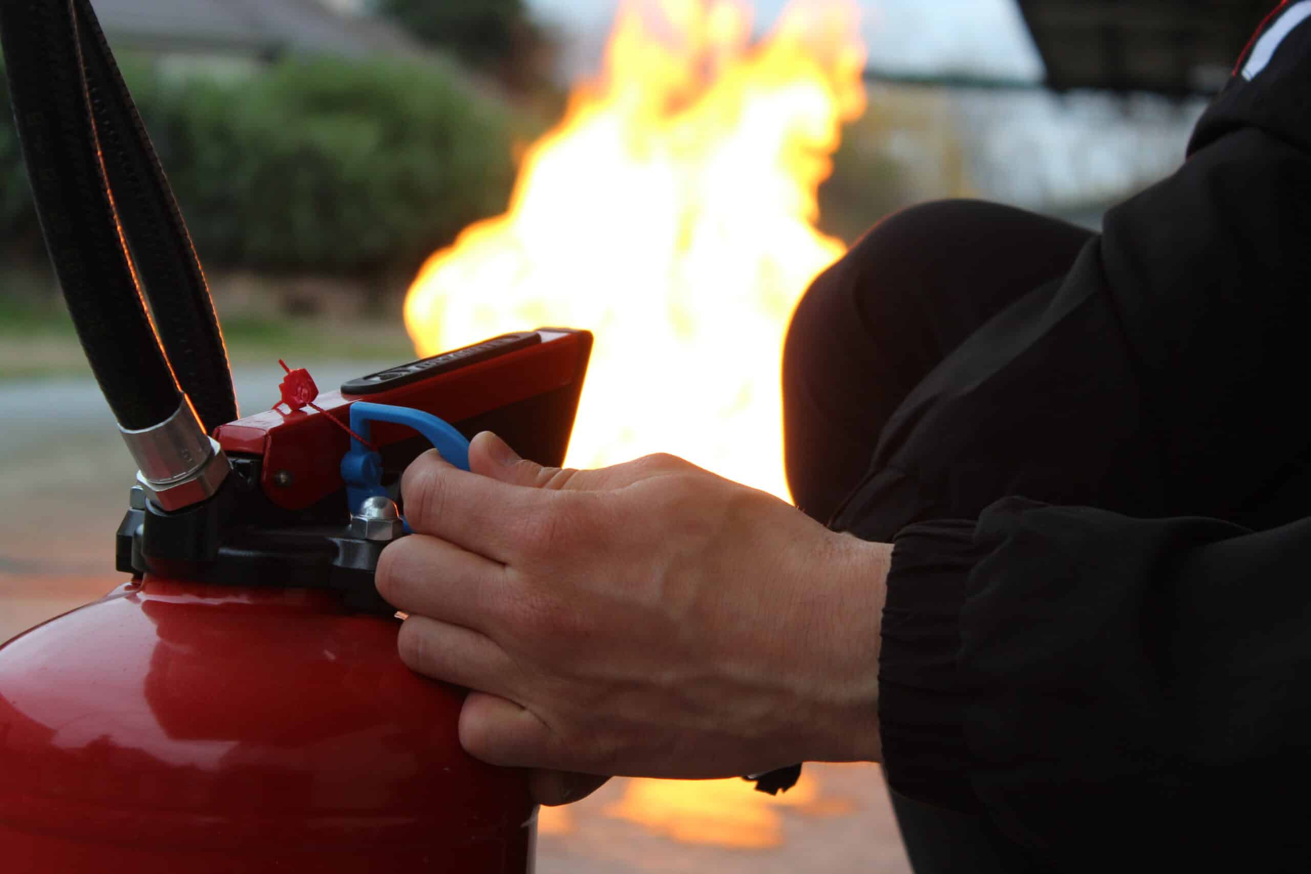 Formation incendie : évacuation et manipulation des extincteurs