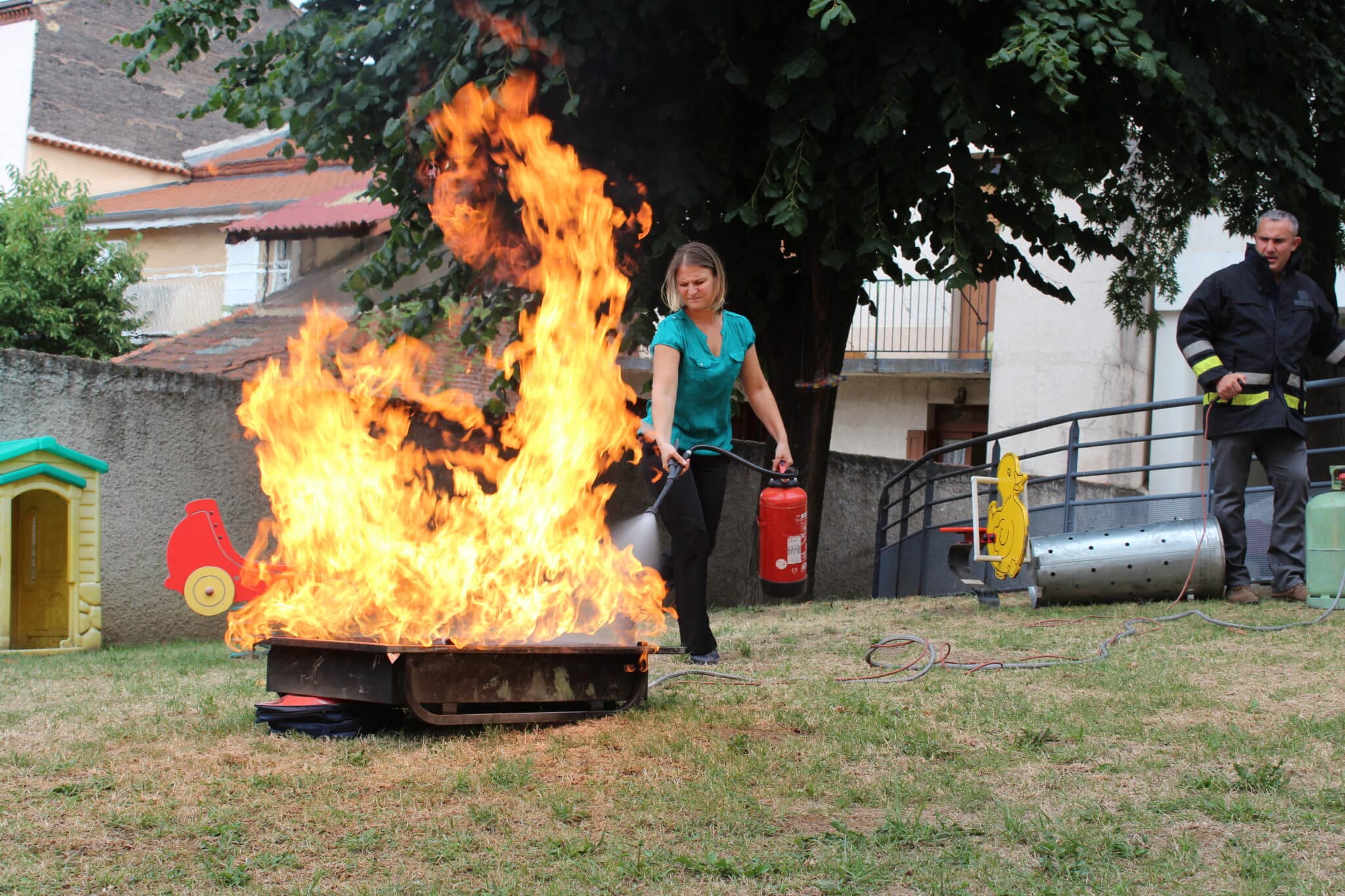 Formation incendie: formation manipulation des extincteurs et évacuation