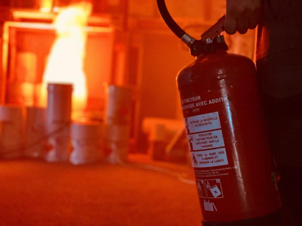 Comment devenir formateur en sécurité incendie