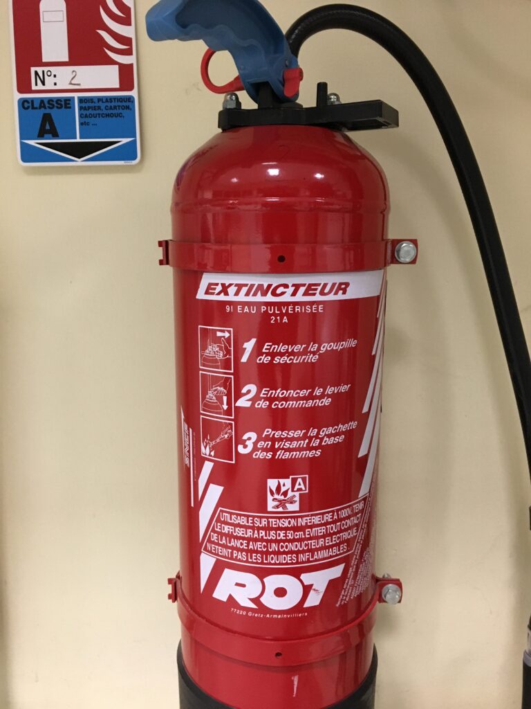 Article R4227-29 du Code du travail : Les extincteurs - Centre de formation ALERTIS